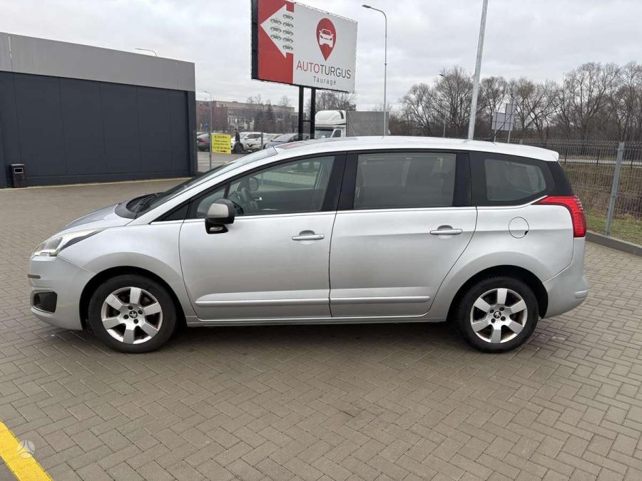 Grey Peugeot 5008 2015 in Taurage, with an engine capacity of 1.56 L and mileage of 212 thousand km for 5000 €, photo 7 on AUTOMOTO.COM.LV