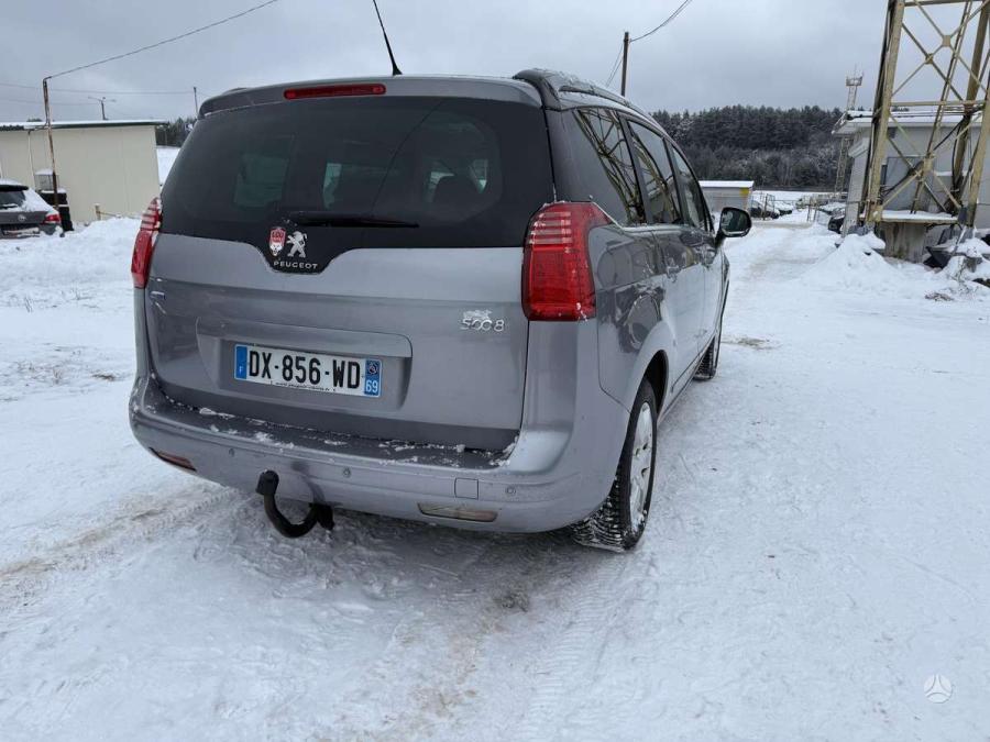 Grey Peugeot 5008 2015 in Vilnius, with an engine capacity of 1.56 L and mileage of 230 thousand km for 6100 €, photo 2 on AUTOMOTO.COM.LV