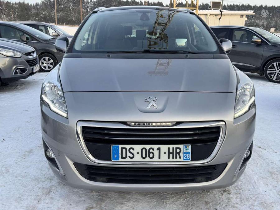 Pelēks Peugeot 5008 2015 Viļņa, ar dzinēja tilpumu 1.56 L un nobraukumu 175 tūkst. km par 6100 €, foto 2 vietnē AUTOMOTO.COM.LV