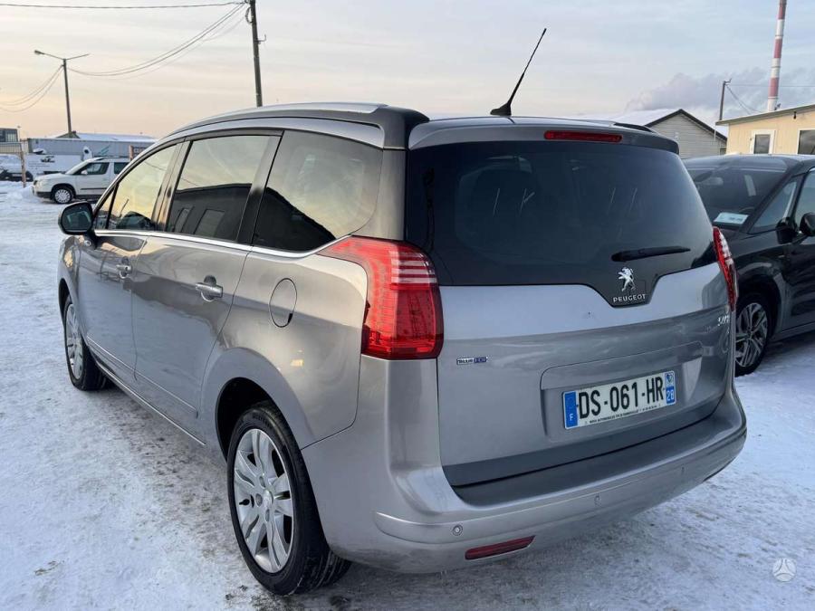 Pelēks Peugeot 5008 2015 Viļņa, ar dzinēja tilpumu 1.56 L un nobraukumu 175 tūkst. km par 6100 €, foto 5 vietnē AUTOMOTO.COM.LV