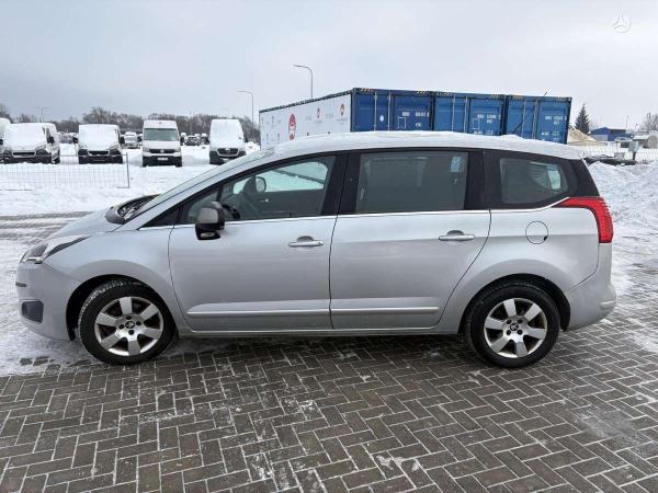 Pelēks Peugeot 5008 2015 Tauragė, ar dzinēja tilpumu 1.56 L un nobraukumu 210 tūkst. km par 4950 €, foto 5 vietnē AUTOMOTO.COM.LV