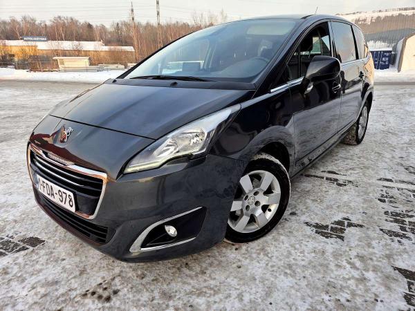 Grey Peugeot 5008 2015 in Kaunas, with an engine capacity of 1.56 L and mileage of 245 thousand km for 4999 €, photo 1 on AUTOMOTO.COM.LV
