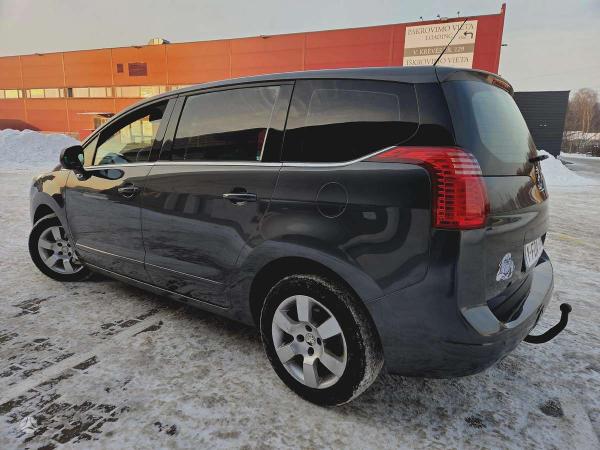 Grey Peugeot 5008 2015 in Kaunas, with an engine capacity of 1.56 L and mileage of 245 thousand km for 4999 €, photo 5 on AUTOMOTO.COM.LV