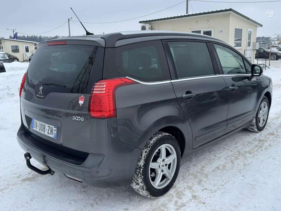 Grey Peugeot 5008 2015 in Vilnius, with an engine capacity of 1.56 L and mileage of 254 thousand km for 5200 €, photo 4 on AUTOMOTO.COM.LV
