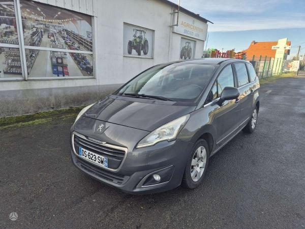 Grey Peugeot 5008 2015 in Taurage, with an engine capacity of 1.56 L and mileage of 208 thousand km for 4900 €, photo 1 on AUTOMOTO.COM.LV