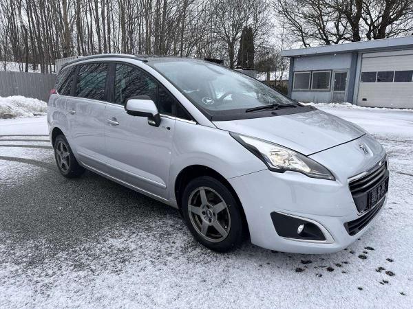 Pelēks Peugeot 5008 2015 Kauņa, ar dzinēja tilpumu 1.56 L un nobraukumu 285 tūkst. km par 5350 €, foto 3 vietnē AUTOMOTO.COM.LV