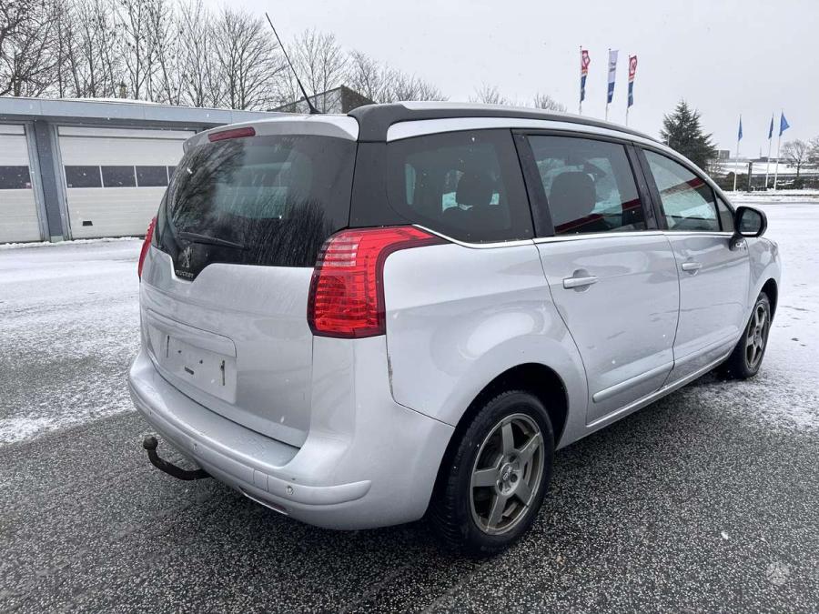 Pelēks Peugeot 5008 2015 Kauņa, ar dzinēja tilpumu 1.56 L un nobraukumu 285 tūkst. km par 5350 €, foto 5 vietnē AUTOMOTO.COM.LV