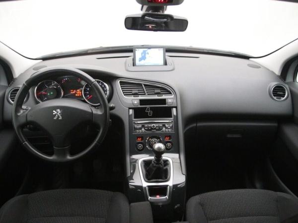 Pelēks Peugeot 5008 2015 Viļņa, ar dzinēja tilpumu 1.60 L un nobraukumu 186 tūkst. km par 6799 €, foto 2 vietnē AUTOMOTO.COM.LV