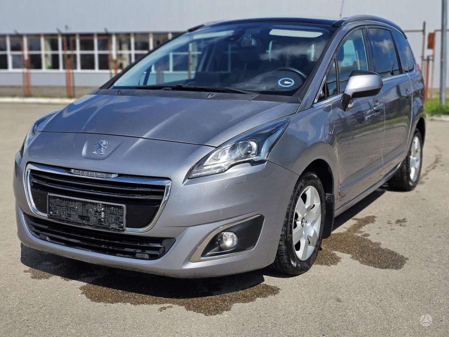 Grey Peugeot 5008 2015 in Rokiskis, with an engine capacity of 1.56 L and mileage of 209 thousand km for 5250 €, photo 4 on AUTOMOTO.COM.LV