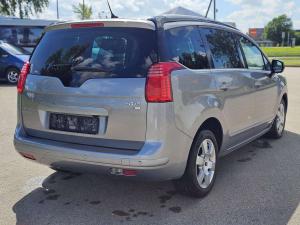 Grey Peugeot 5008 2015 in Rokiskis, with an engine capacity of 1.56 L and mileage of 209 thousand km for 5250 €, photo 9 on AUTOMOTO.COM.LV