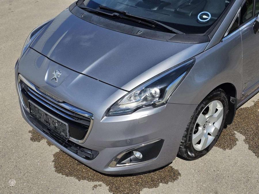 Grey Peugeot 5008 2015 in Rokiskis, with an engine capacity of 1.56 L and mileage of 209 thousand km for 5250 €, photo 11 on AUTOMOTO.COM.LV