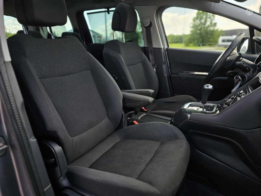 Grey Peugeot 5008 2015 in Rokiskis, with an engine capacity of 1.56 L and mileage of 209 thousand km for 5250 €, photo 18 on AUTOMOTO.COM.LV