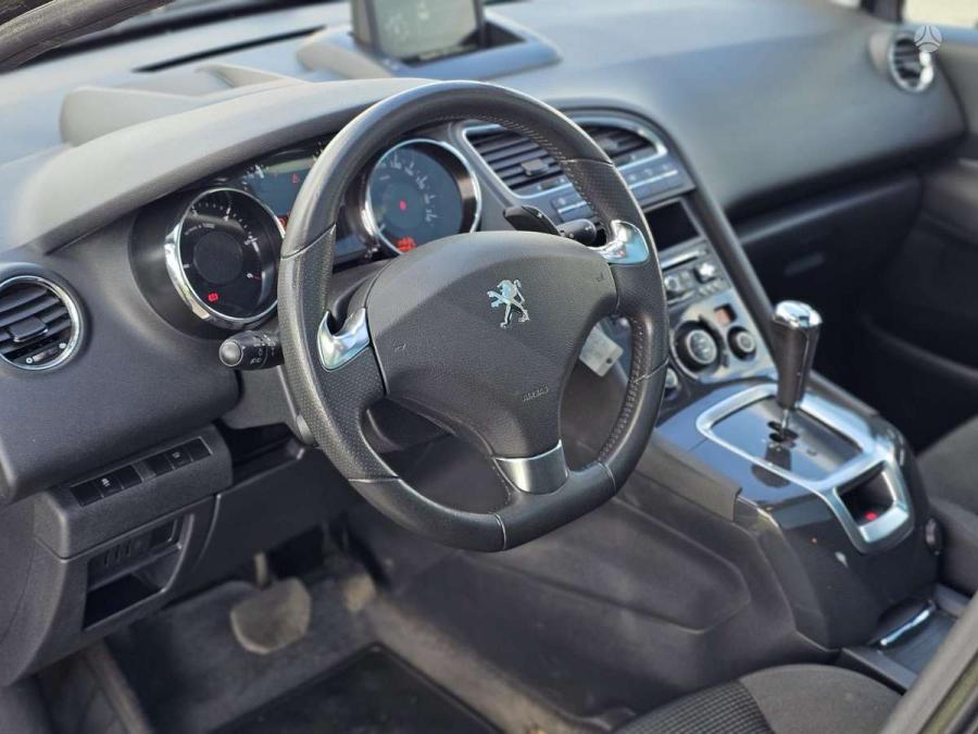Grey Peugeot 5008 2015 in Rokiskis, with an engine capacity of 1.56 L and mileage of 209 thousand km for 5250 €, photo 21 on AUTOMOTO.COM.LV