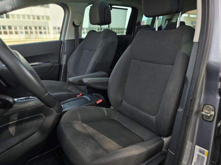 Grey Peugeot 5008 2015 in Rokiskis, with an engine capacity of 1.56 L and mileage of 209 thousand km for 5250 €, photo 24 on AUTOMOTO.COM.LV
