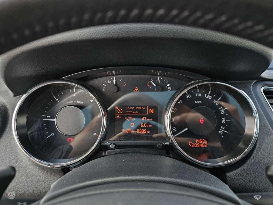 Grey Peugeot 5008 2015 in Rokiskis, with an engine capacity of 1.56 L and mileage of 209 thousand km for 5250 €, photo 29 on AUTOMOTO.COM.LV