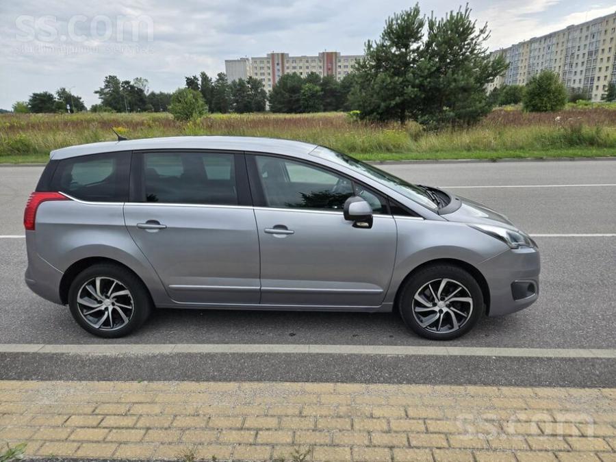 Pelēks Peugeot 5008 2015 Rīga, ar dzinēja tilpumu 2.00 L un nobraukumu 259 tūkst. km par 6500 €, foto 4 vietnē AUTOMOTO.COM.LV