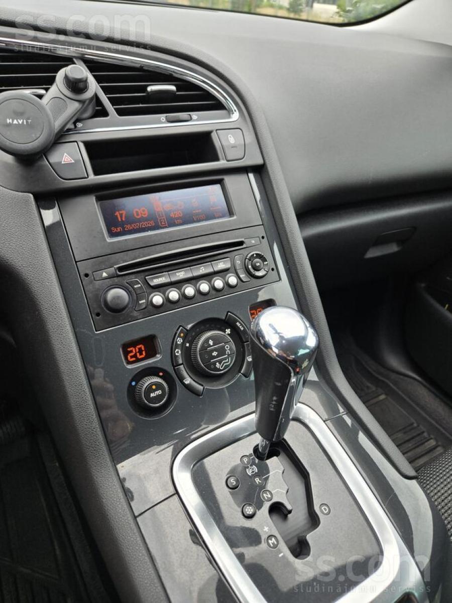 Pelēks Peugeot 5008 2015 Rīga, ar dzinēja tilpumu 2.00 L un nobraukumu 259 tūkst. km par 6500 €, foto 8 vietnē AUTOMOTO.COM.LV