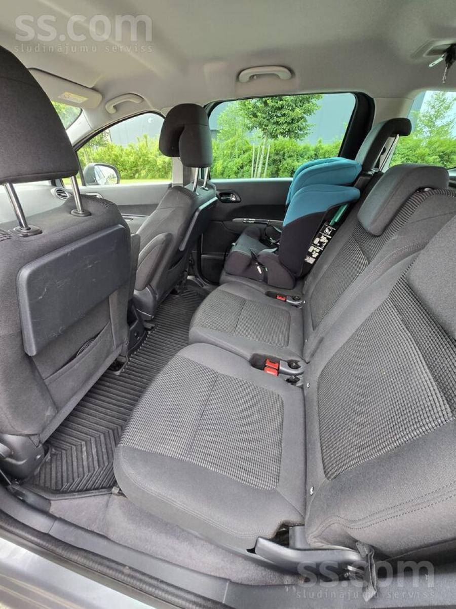 Pelēks Peugeot 5008 2015 Rīga, ar dzinēja tilpumu 2.00 L un nobraukumu 259 tūkst. km par 6500 €, foto 9 vietnē AUTOMOTO.COM.LV