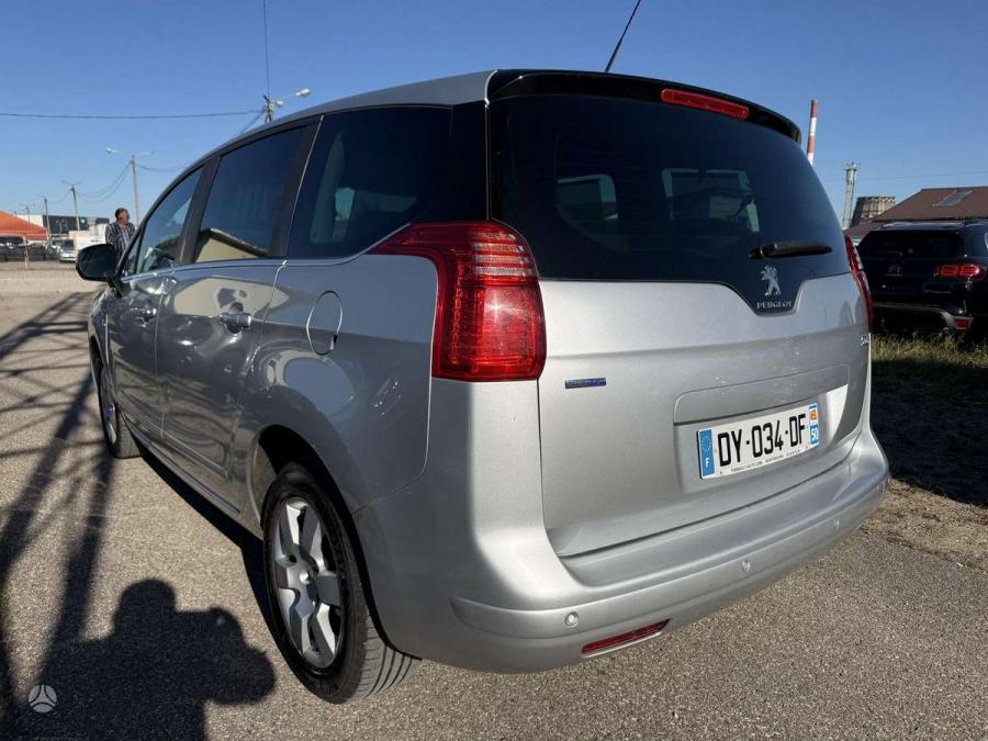 Pelēks Peugeot 5008 2015 Viļņa, ar dzinēja tilpumu 1.56 L un nobraukumu 240 tūkst. km par 5600 €, foto 7 vietnē AUTOMOTO.COM.LV