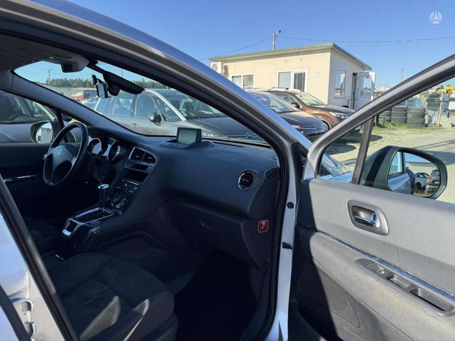 Pelēks Peugeot 5008 2015 Viļņa, ar dzinēja tilpumu 1.56 L un nobraukumu 240 tūkst. km par 5600 €, foto 12 vietnē AUTOMOTO.COM.LV