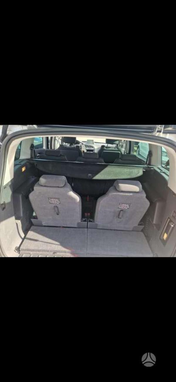 Grey Peugeot 5008 2015 in Taurage, with an engine capacity of 2.00 L and mileage of 250 thousand km for 4500 €, photo 7 on AUTOMOTO.COM.LV