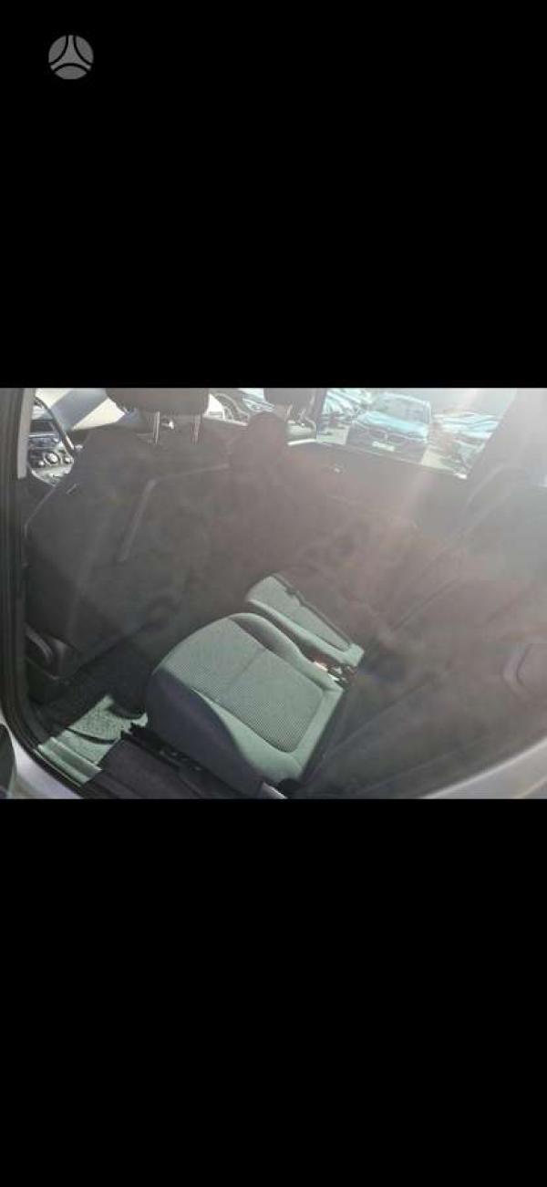 Grey Peugeot 5008 2015 in Taurage, with an engine capacity of 2.00 L and mileage of 250 thousand km for 4500 €, photo 8 on AUTOMOTO.COM.LV
