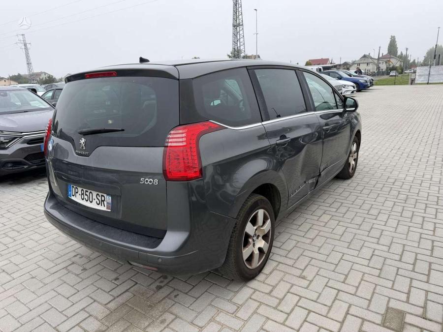 Pelēks Peugeot 5008 2015 Tauragė, ar dzinēja tilpumu 1.56 L un nobraukumu 320 tūkst. km par 3500 €, foto 4 vietnē AUTOMOTO.COM.LV