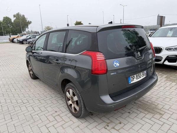 Grey Peugeot 5008 2015 in Taurage, with an engine capacity of 1.56 L and mileage of 320 thousand km for 3500 €, photo 5 on AUTOMOTO.COM.LV