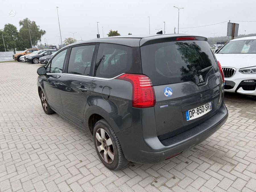 Pelēks Peugeot 5008 2015 Tauragė, ar dzinēja tilpumu 1.56 L un nobraukumu 320 tūkst. km par 3500 €, foto 5 vietnē AUTOMOTO.COM.LV