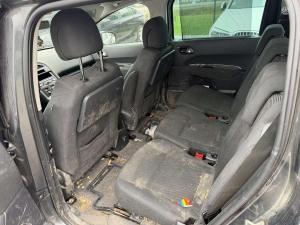 Pelēks Peugeot 5008 2015 Tauragė, ar dzinēja tilpumu 1.56 L un nobraukumu 320 tūkst. km par 3500 €, foto 7 vietnē AUTOMOTO.COM.LV