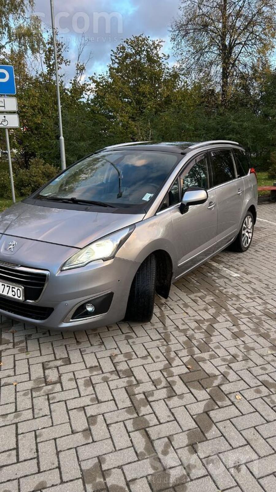 Grey Peugeot 5008 2015 in Jelgava, with an engine capacity of 2.00 L and mileage of 0 thousand km for 5750 €, photo 1 on AUTOMOTO.COM.LV