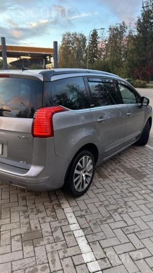 Grey Peugeot 5008 2015 in Jelgava, with an engine capacity of 2.00 L and mileage of 0 thousand km for 5750 €, photo 3 on AUTOMOTO.COM.LV