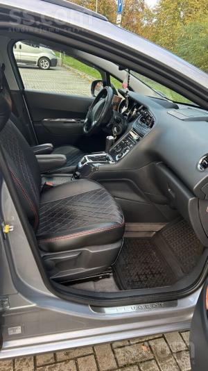 Grey Peugeot 5008 2015 in Jelgava, with an engine capacity of 2.00 L and mileage of 0 thousand km for 5750 €, photo 5 on AUTOMOTO.COM.LV