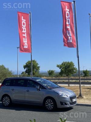 Grey Peugeot 5008 2015 in Jelgava, with an engine capacity of 2.00 L and mileage of 0 thousand km for 5750 €, photo 11 on AUTOMOTO.COM.LV