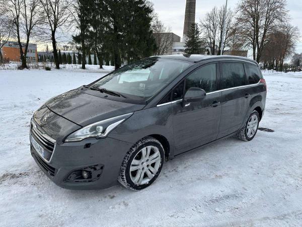 Grey Peugeot 5008 2016 in Taurage, with an engine capacity of 1.56 L and mileage of 240 thousand km for 4299 €, photo 1 on AUTOMOTO.COM.LV