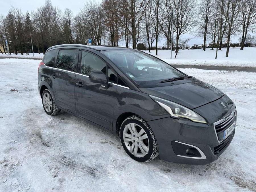 Grey Peugeot 5008 2016 in Taurage, with an engine capacity of 1.56 L and mileage of 240 thousand km for 4299 €, photo 3 on AUTOMOTO.COM.LV