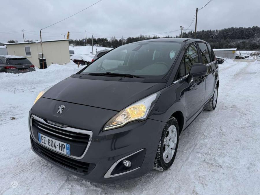 Pelēks Peugeot 5008 2016 Viļņa, ar dzinēja tilpumu 1.56 L un nobraukumu 210 tūkst. km par 6300 €, foto 1 vietnē AUTOMOTO.COM.LV
