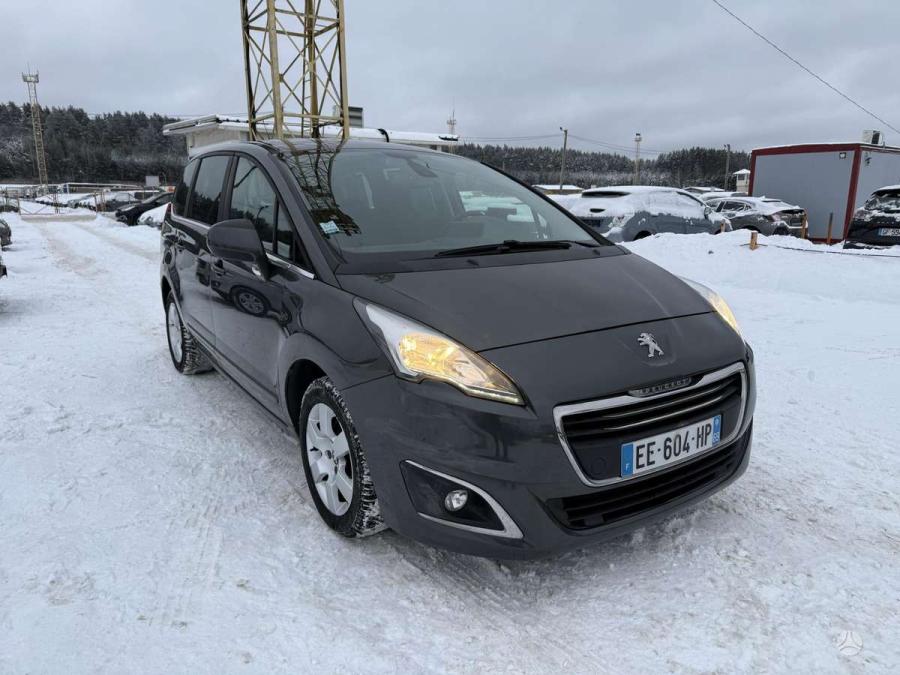 Pelēks Peugeot 5008 2016 Viļņa, ar dzinēja tilpumu 1.56 L un nobraukumu 210 tūkst. km par 6300 €, foto 2 vietnē AUTOMOTO.COM.LV