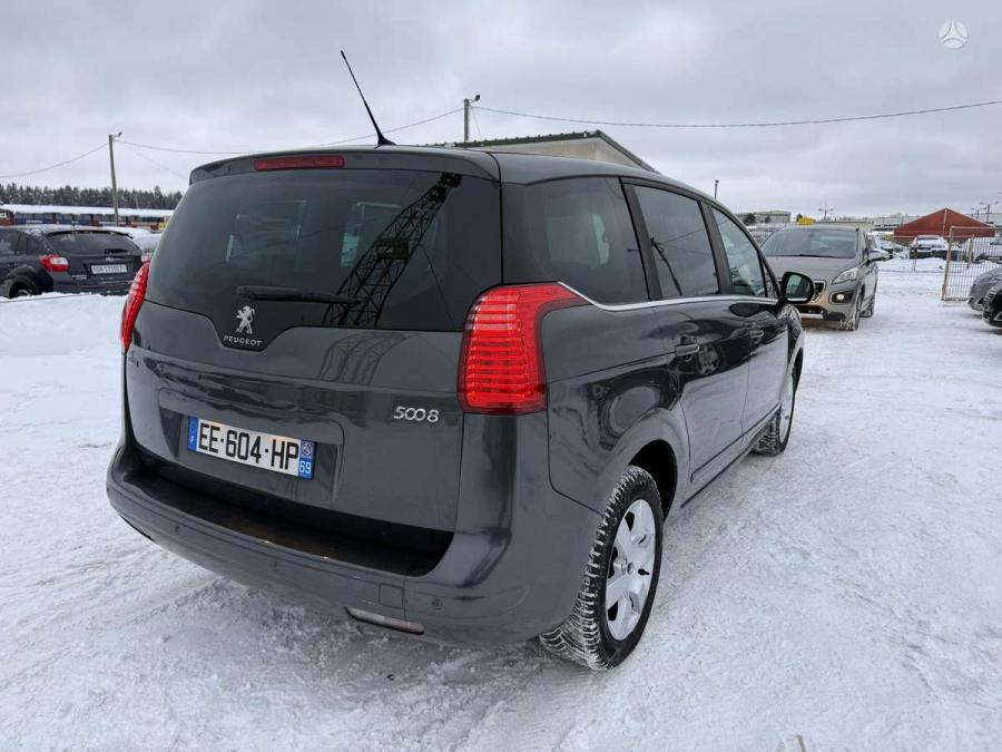 Pelēks Peugeot 5008 2016 Viļņa, ar dzinēja tilpumu 1.56 L un nobraukumu 210 tūkst. km par 6300 €, foto 5 vietnē AUTOMOTO.COM.LV