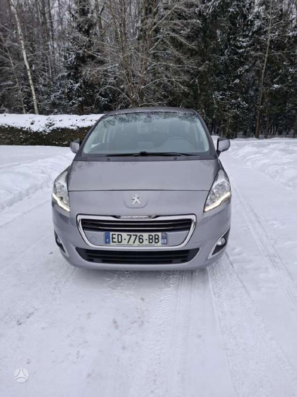 Pelēks Peugeot 5008 2016 Pasvalys, ar dzinēja tilpumu 1.20 L un nobraukumu 107 tūkst. km par 5900 €, foto 1 vietnē AUTOMOTO.COM.LV
