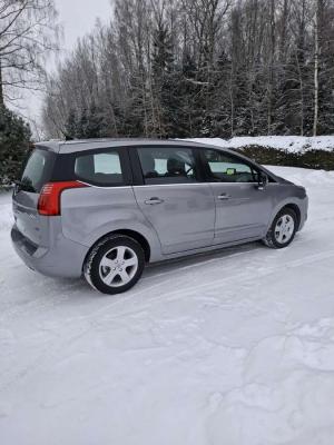 Pelēks Peugeot 5008 2016 Pasvalys, ar dzinēja tilpumu 1.20 L un nobraukumu 107 tūkst. km par 5900 €, foto 4 vietnē AUTOMOTO.COM.LV