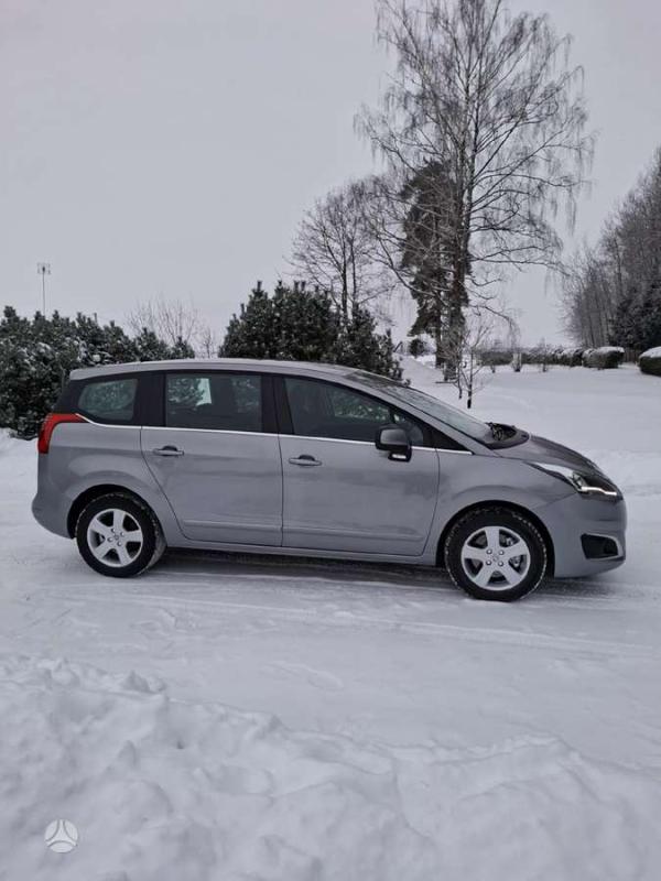 Pelēks Peugeot 5008 2016 Pasvalys, ar dzinēja tilpumu 1.20 L un nobraukumu 107 tūkst. km par 5900 €, foto 5 vietnē AUTOMOTO.COM.LV