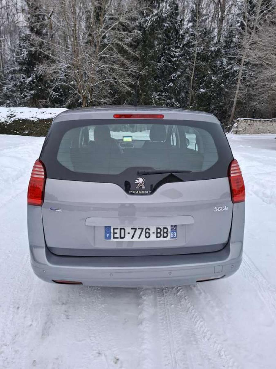 Pelēks Peugeot 5008 2016 Pasvalys, ar dzinēja tilpumu 1.20 L un nobraukumu 107 tūkst. km par 5900 €, foto 6 vietnē AUTOMOTO.COM.LV