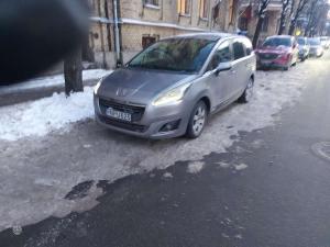 Pelēks Peugeot 5008 2016 Viļņa, ar dzinēja tilpumu 1.56 L un nobraukumu 289 tūkst. km par 4600 €, foto  vietnē AUTOMOTO.COM.LV