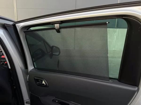 Grey Peugeot 5008 2016 in Riga, with an engine capacity of 2.00 L and mileage of 289 thousand km for 5500 €, photo 9 on AUTOMOTO.COM.LV