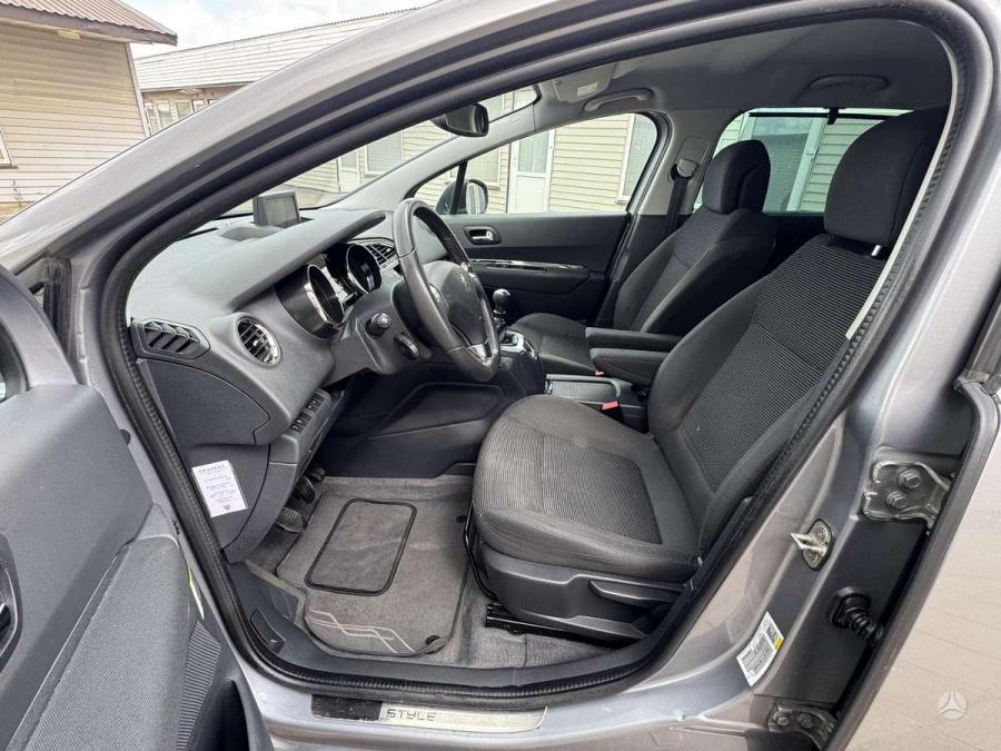 Pelēks Peugeot 5008 2016 Viļņa, ar dzinēja tilpumu 1.56 L un nobraukumu 270 tūkst. km par 5600 €, foto 7 vietnē AUTOMOTO.COM.LV
