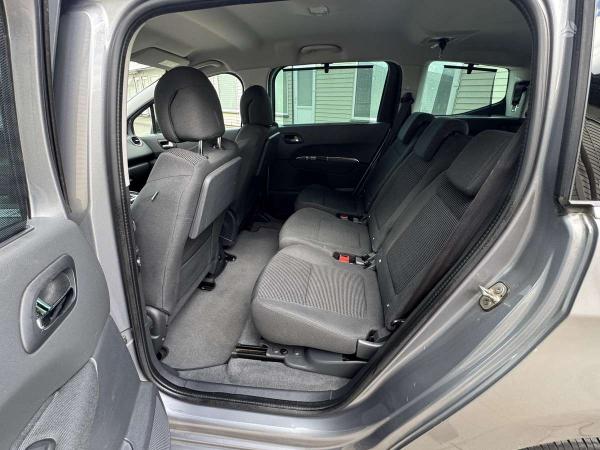 Pelēks Peugeot 5008 2016 Viļņa, ar dzinēja tilpumu 1.56 L un nobraukumu 270 tūkst. km par 5600 €, foto 7 vietnē AUTOMOTO.COM.LV