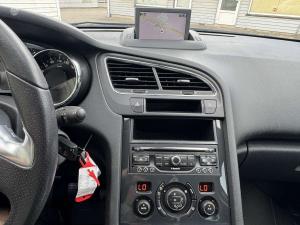 Pelēks Peugeot 5008 2016 Viļņa, ar dzinēja tilpumu 1.56 L un nobraukumu 270 tūkst. km par 5600 €, foto 15 vietnē AUTOMOTO.COM.LV