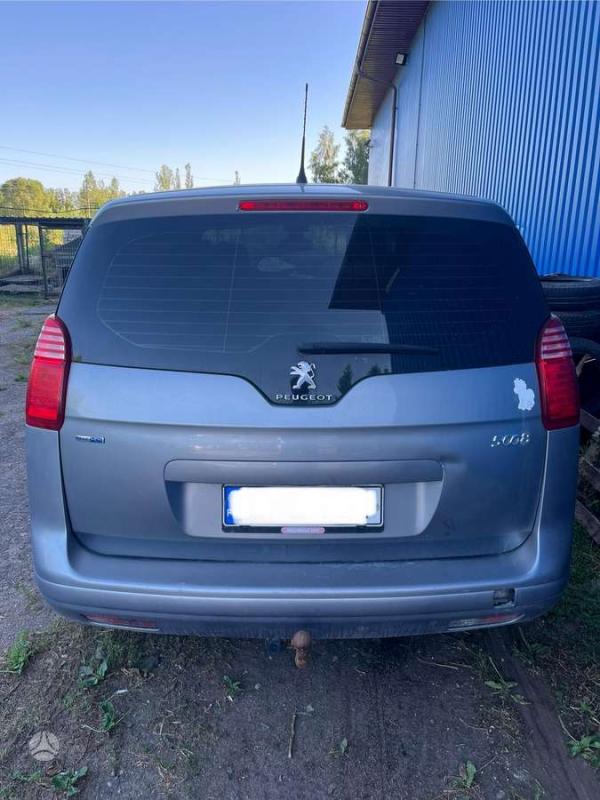 Grey Peugeot 5008 2016 in Taurage, with an engine capacity of 1.56 L and mileage of 260 thousand km for 1550 €, photo 3 on AUTOMOTO.COM.LV