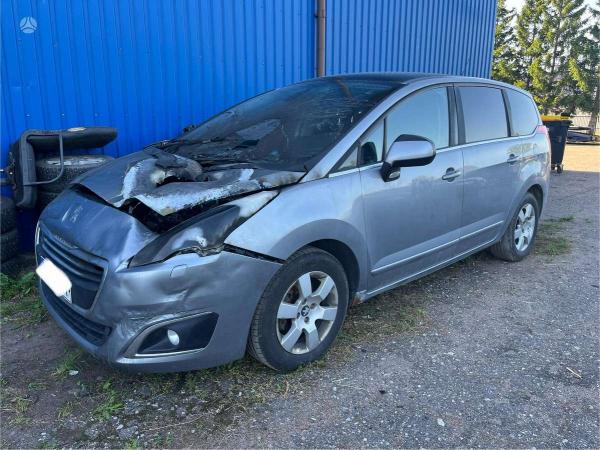 Grey Peugeot 5008 2016 in Taurage, with an engine capacity of 1.56 L and mileage of 260 thousand km for 1550 €, photo 4 on AUTOMOTO.COM.LV